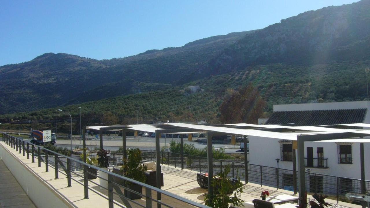 Descubre la belleza natural de los manchones Doña Mencía - Tras Tucada